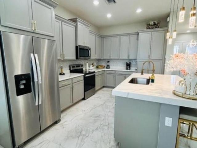 4 Br, 3 bath, Single Family 14999 Goldspar Court