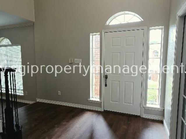 4 Br, 3 bath, Single Family 1513 Lodengreen Ct