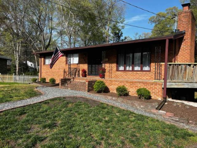 4 Br, 3 bath, Single Family 156 Barksdale Dr