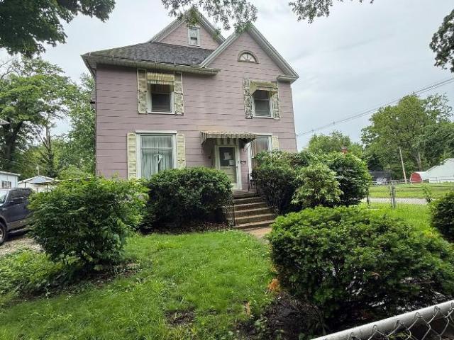 4 Br, 3 bath, Single Family 1595 N Church St