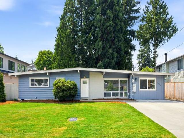 4 Br, 3 bath, Single Family 16015 SE 9th Street