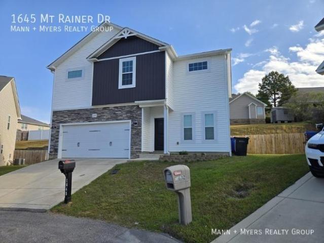 4 Br, 3 bath, Single Family 1645 Mt Rainer Dr