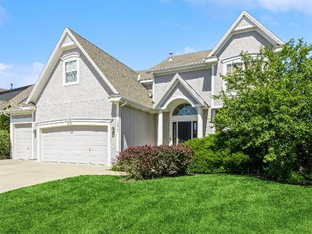 4 Br, 3 bath, Single Family 16514 W 165th Ter