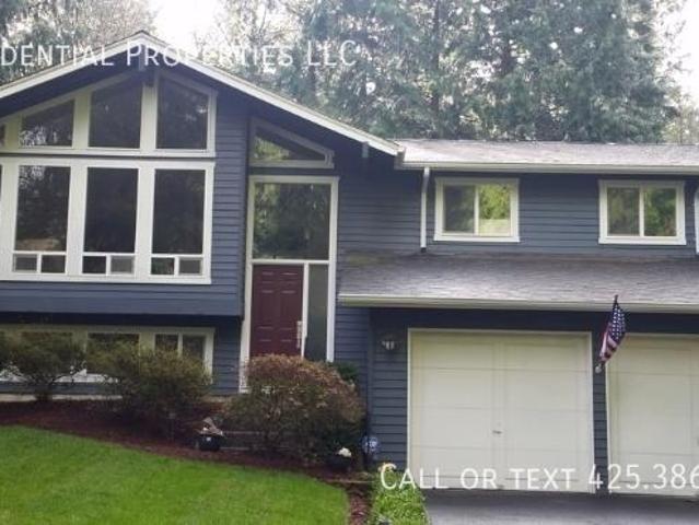 4 Br, 3 bath, Single Family 17009 NE 28th Pl