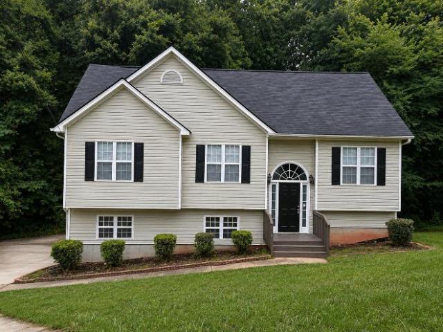 4 Br, 3 bath, Single Family 170 River North Ct