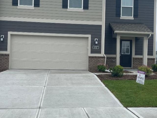 4 Br, 3 bath, Single Family 1717 Woods Edge Dr