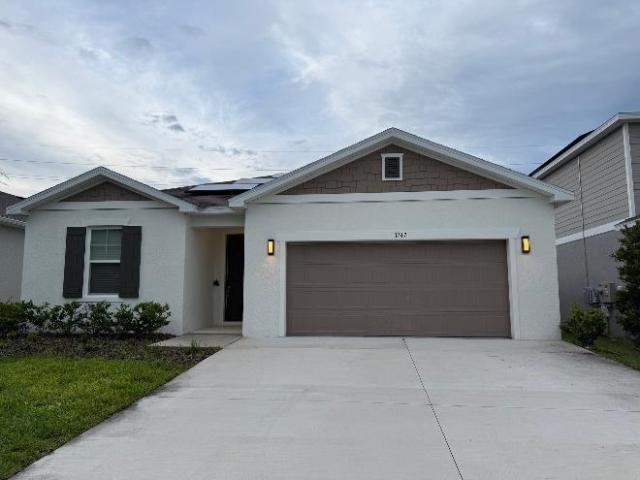 4 Br, 3 bath, Single Family 1747 Carnilian Street