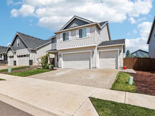 4 Br, 3 bath, Single Family 17515 SW Wapato Island Dr