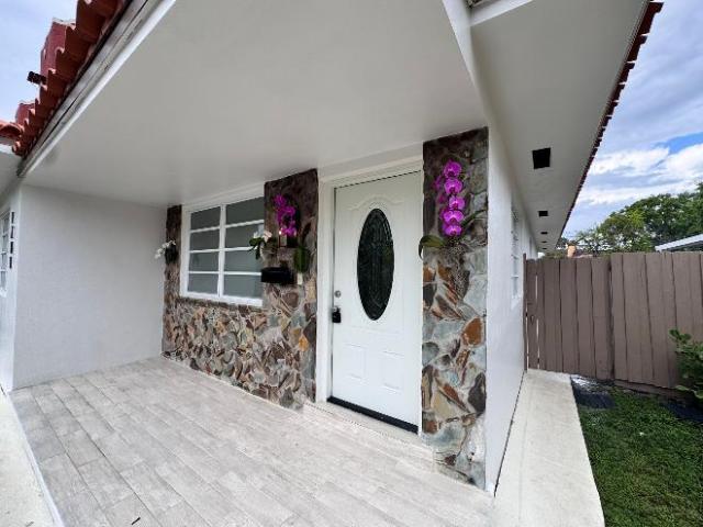 4 Br, 3 bath, Single Family 1781 SW 13 St