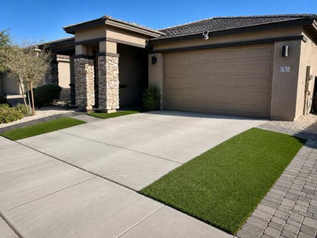 4 Br, 3 bath, Single Family 17834 W Raymond St
