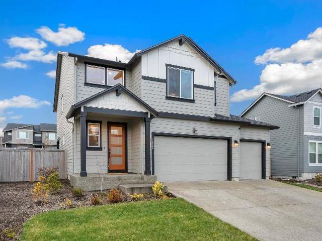 4 Br, 3 bath, Single Family 18008 NE 48th Ct
