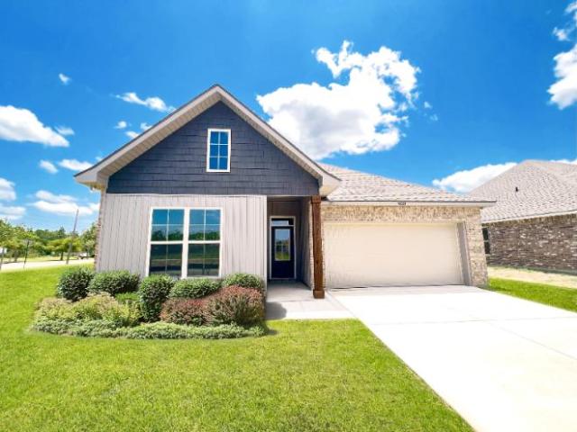 4 Br, 3 bath, Single Family 18031 Evergreen Dr