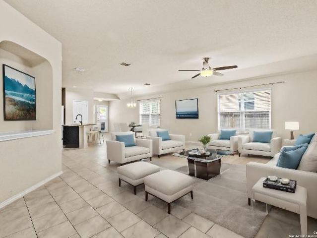 4 Br, 3 bath, Single Family 1804 Aspen Silver
