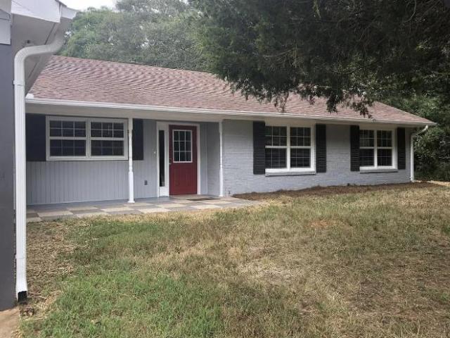 4 Br, 3 bath, Single Family 1830 Greensboro Highway