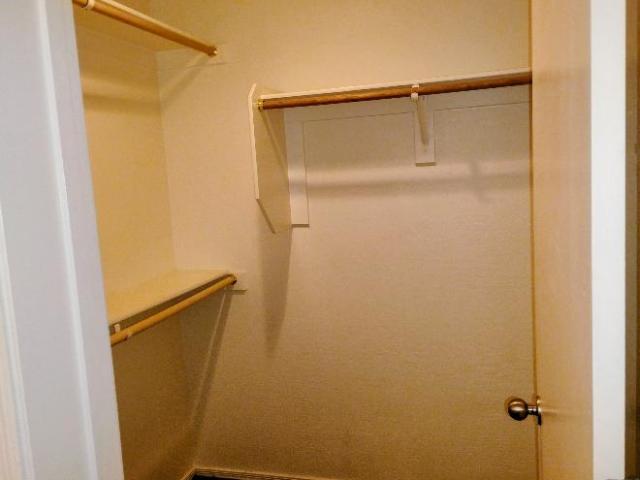 4 Br, 3 bath, Single Family 18967 N Leland Rd