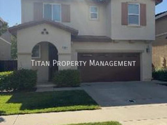 4 Br, 3 bath, Single Family 1904 Ellesmere Loop