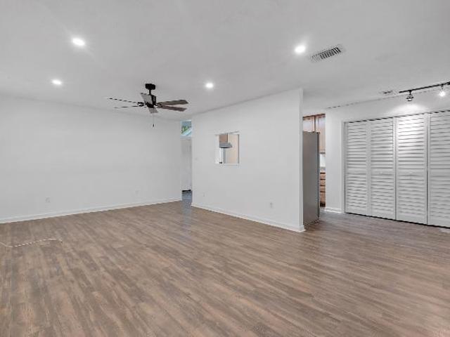 4 Br, 3 bath, Single Family 1916 Botany Dr