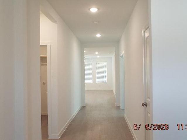 4 Br, 3 bath, Single Family 1920 Bonelli Eagle