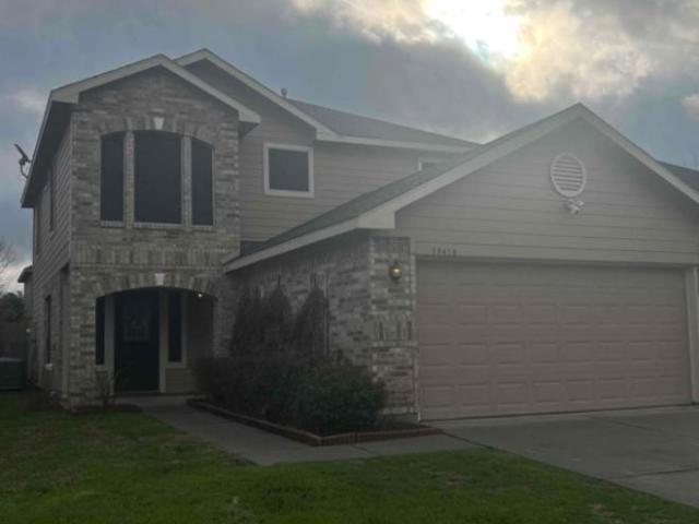 4 Br, 3 bath, Single Family 19418 Sandy Woods Dr