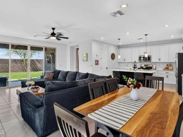 4 Br, 3 bath, Single Family 19580 West Edgemont Ave