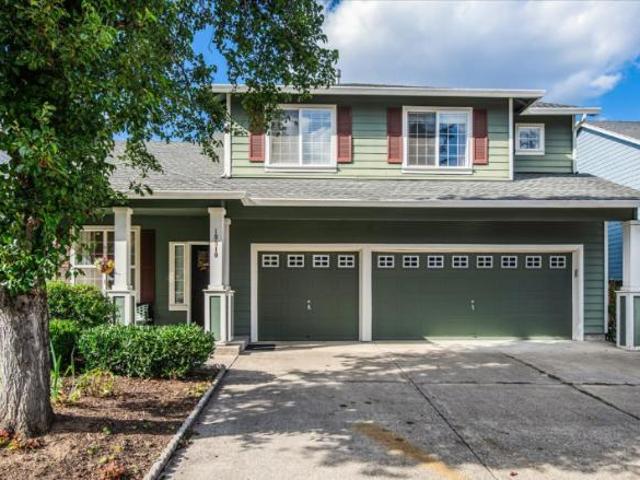 4 Br, 3 bath, Single Family 19810 Se 5th Way