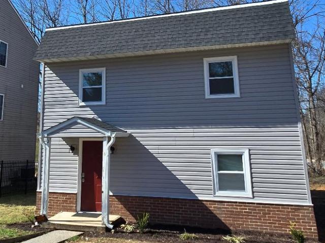 4 Br, 3 bath, Single Family 198 S Ct St