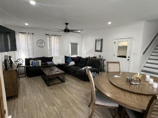 4 Br, 3 bath, Single Family 19 Bridgefield Ct