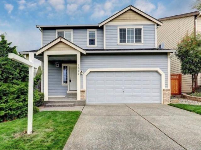 4 Br, 3 bath, Single Family 1001 E 70th St