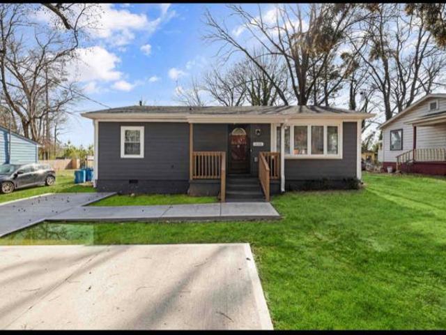 4 Br, 3 bath, Single Family 1008 E Club Blvd