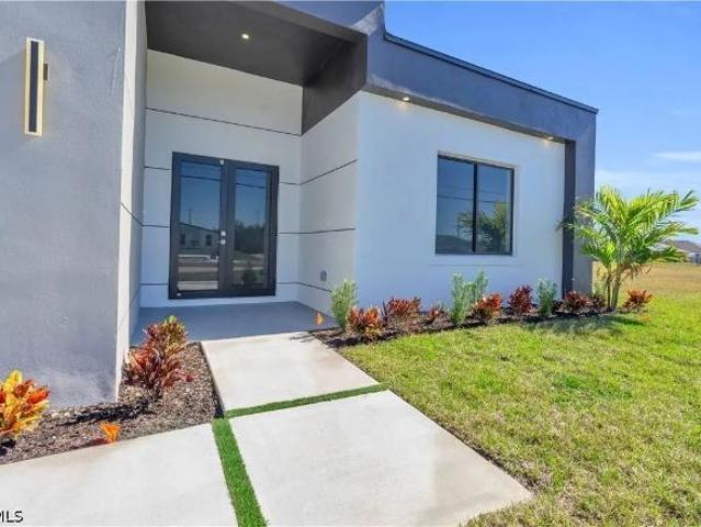 4 Br, 3 bath, Single Family 1021 Chiquita Blvd