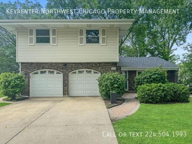 4 Br, 3 bath, Single Family 1028 Tiverton Ct