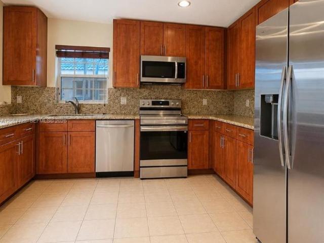 4 Br, 3 bath, Single Family 1041 Cedar Falls Drive