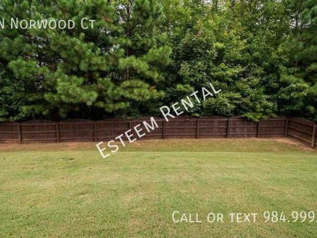 4 Br, 3 bath, Single Family 105 N Norwood Ct