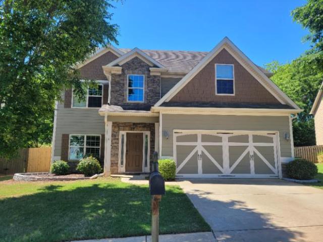 4 Br, 3 bath, Single Family 10 Chickapee Ct