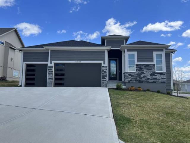 4 Br, 3 bath, Single Family 11009 S Millstone Dr
