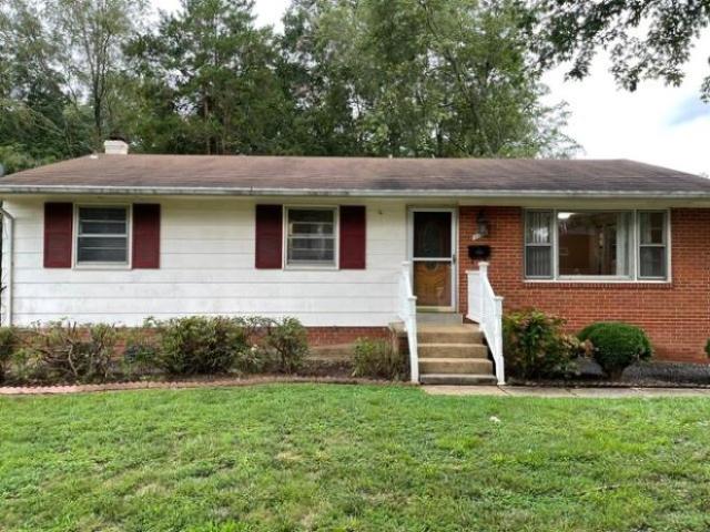 4 Br, 3 bath, Single Family 1104 Desale St SW