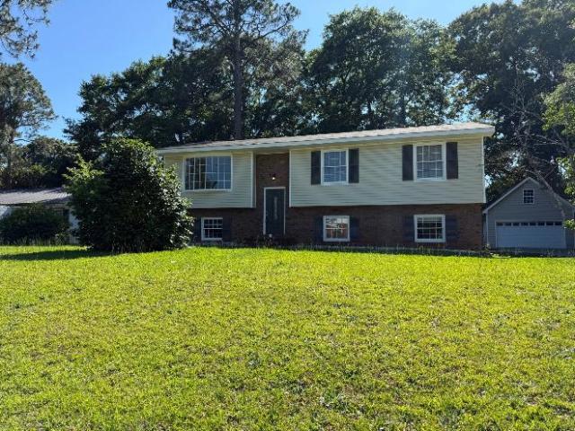 4 Br, 3 bath, Single Family 1115 Kingston Rd