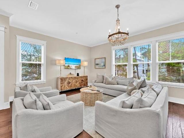 4 Br, 3 bath, Single Family 111 Emerald Beach Way