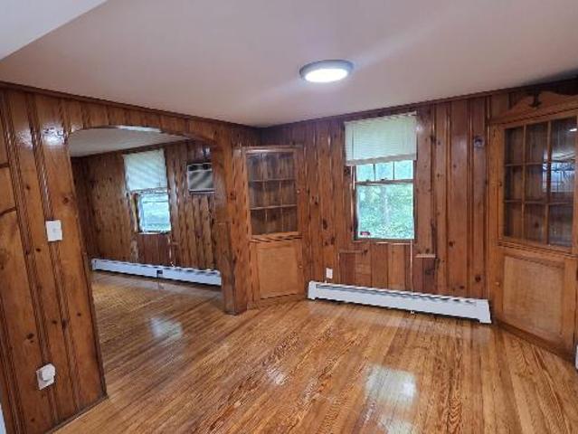 4 Br, 3 bath, Single Family 112 N 9th St