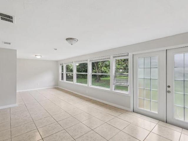 4 Br, 3 bath, Single Family 11382 59th St N