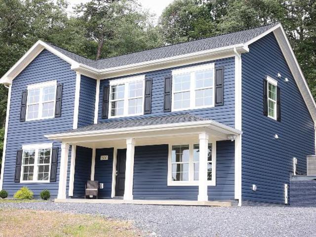 4 Br, 3 bath, Single Family 114 Hawk Trail