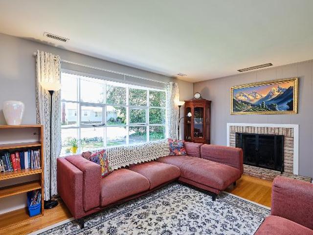 4 Br, 3 bath, Single Family 11714 College View Dr