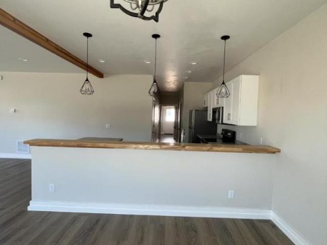 4 Br, 3 bath, Single Family 1185 Abigail Lane
