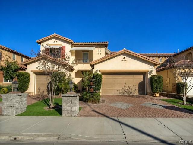 4 Br, 3 bath, Single Family 11 Plaza Lucerna
