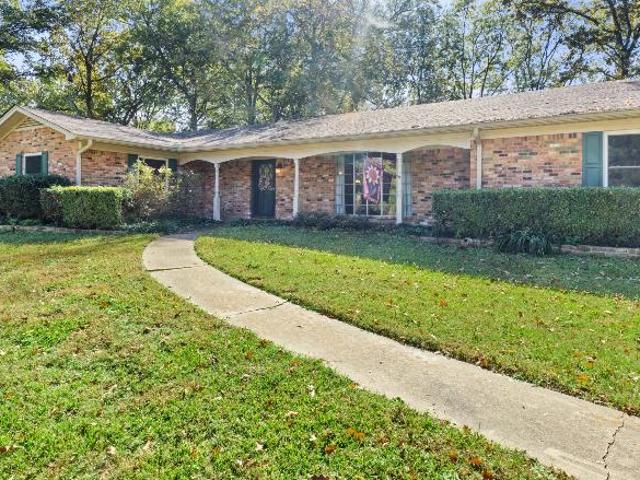 4 Br, 3 bath, Single Family 123 Hiett Ln