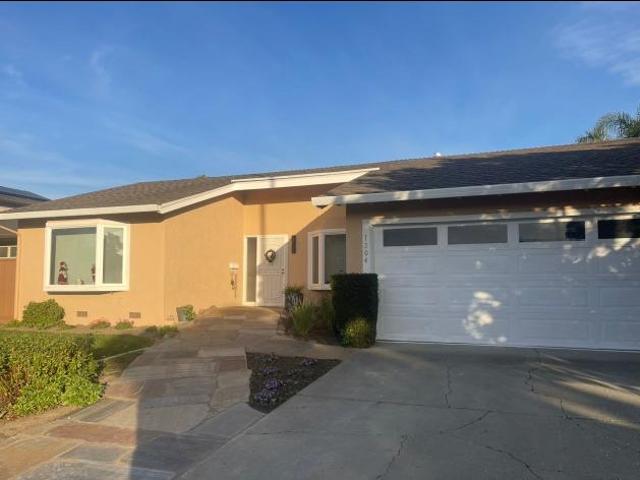 4 Br, 3 bath, Single Family 1204 Woodflower Way