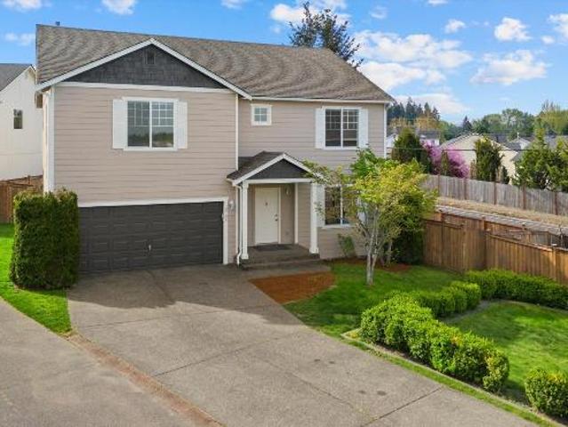 4 Br, 3 bath, Single Family 12124 130th St E