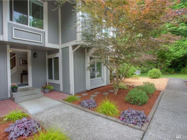4 Br, 3 bath, Single Family 12209 NE 148th Court