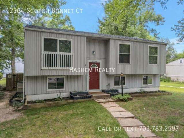 4 Br, 3 bath, Single Family 12304 Scotch Bonnet Ct