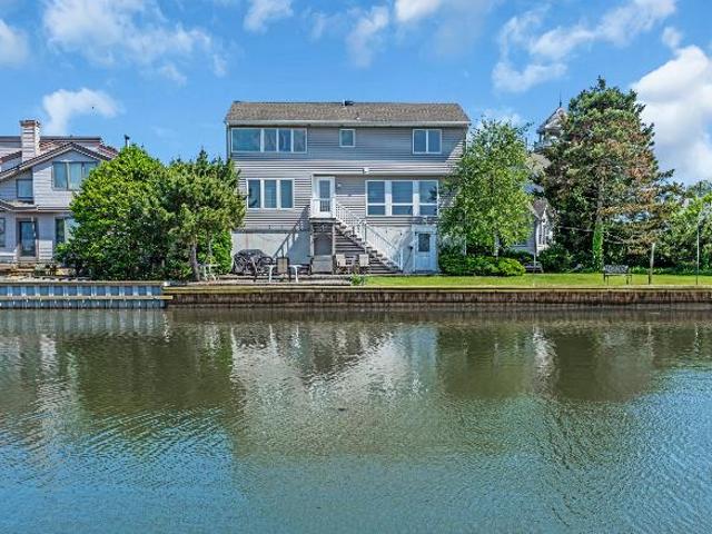 4 Br, 3 bath, Single Family 127 Trenton Ave